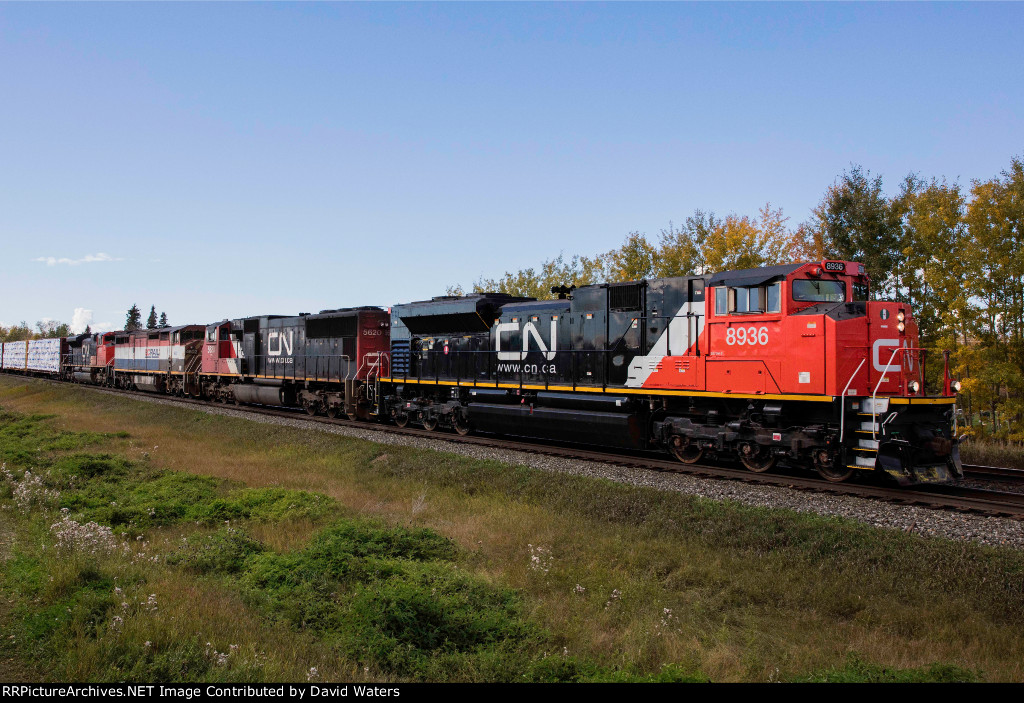 CN 8936 5620 BC RAIL 4602 CN 8922